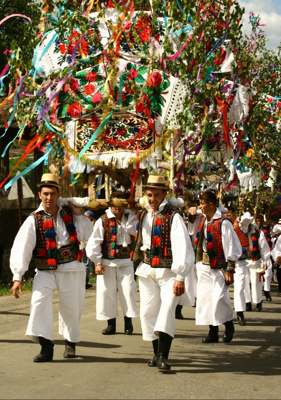Portul Popular - Mara şi Cosău - Moştenire maramureşeană